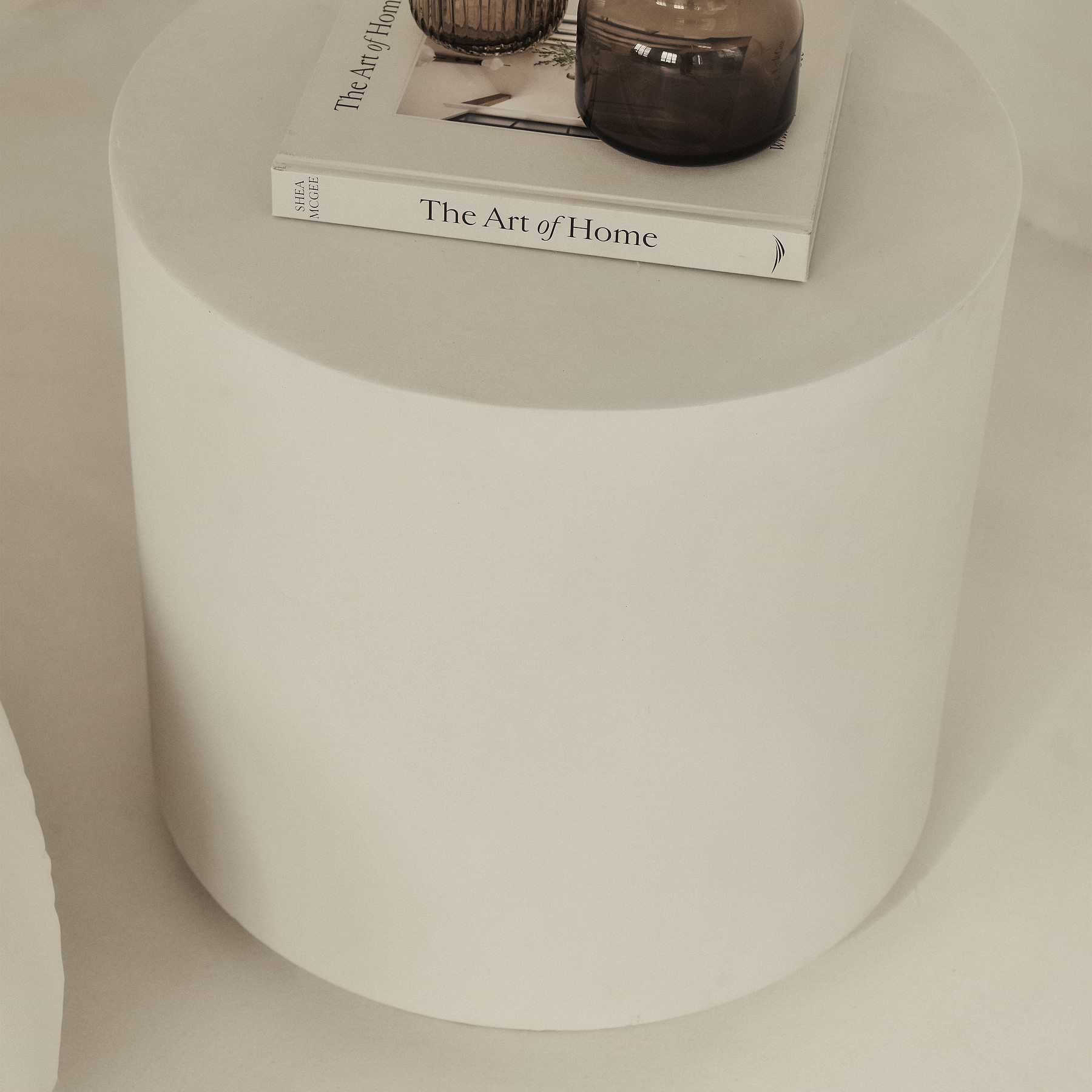 Minimal Concrete Round Side Table - Angelo