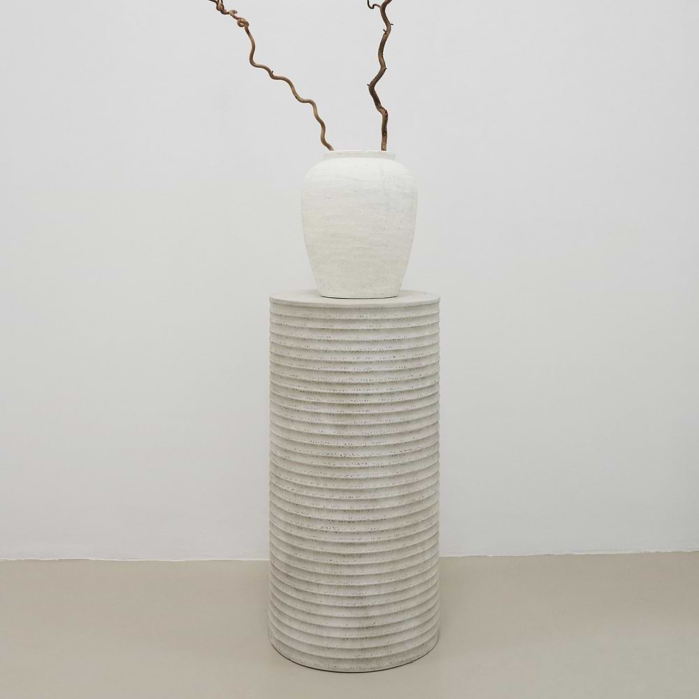 Minimal Concrete Ribbed Plinth - Raya