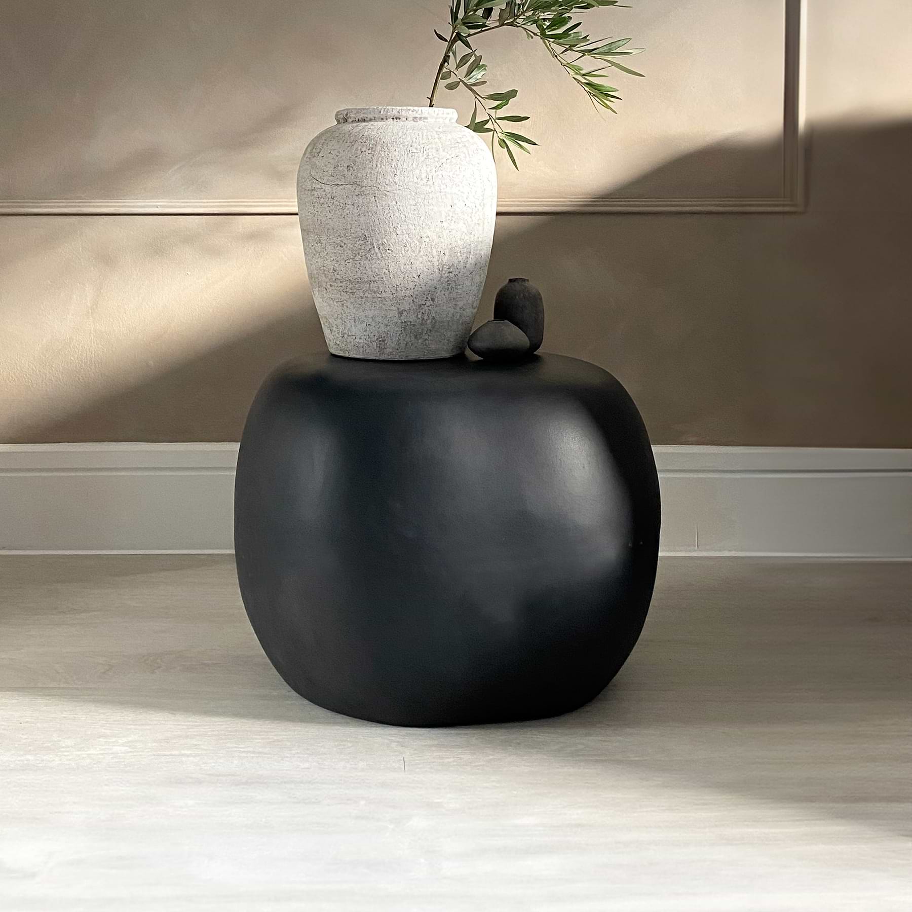 Minimal Onyx Pebble Side Table - Zola