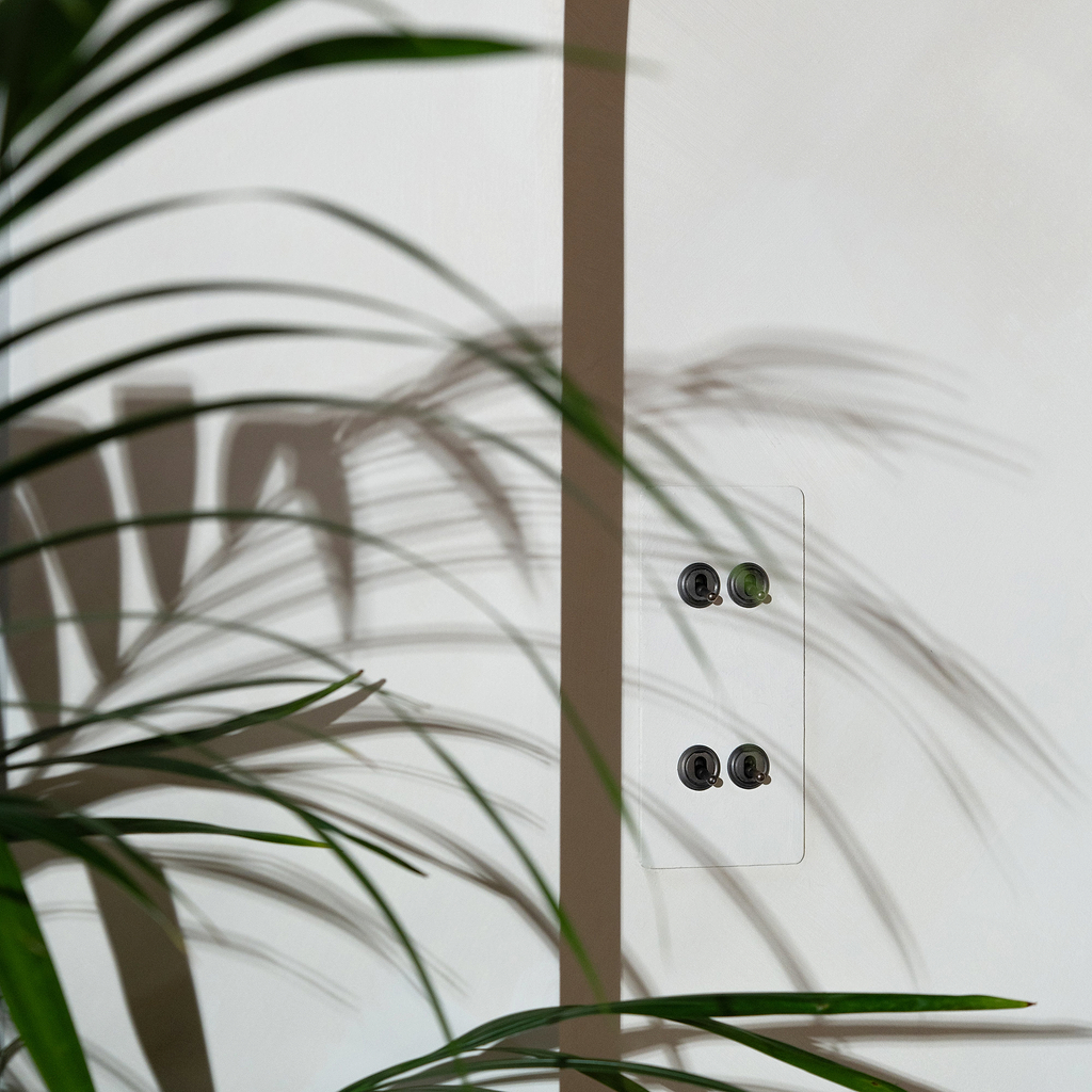 4G Vertical Two Way Toggle Switch Paintable Bronze | Switches & sockets ...