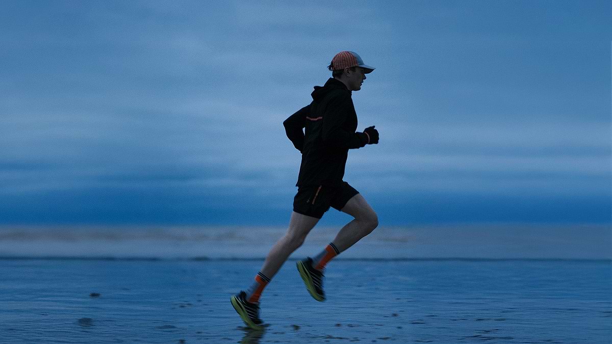 Ultimate Guide to Long-Distance Running: Gear and Training – Sealskinz