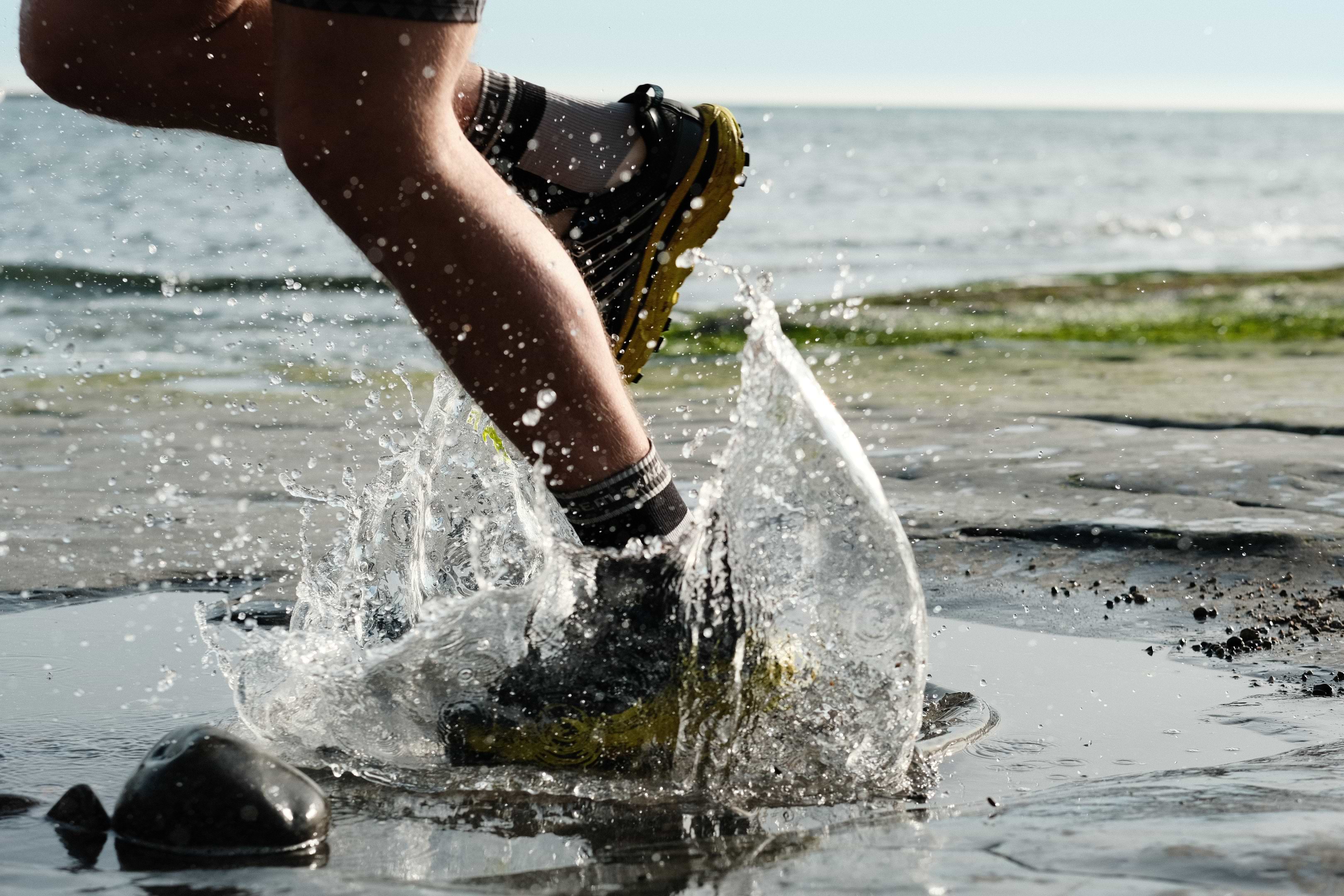 The Ultimate Guide to Waterproof Socks – Sealskinz USA