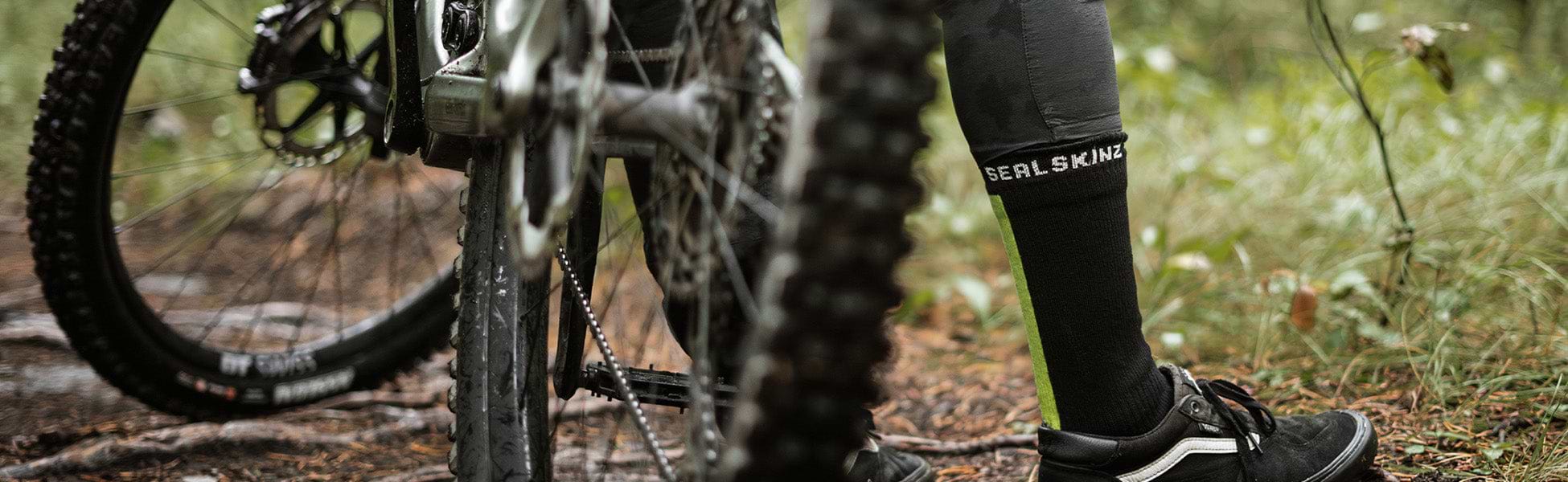 Waterproof Cycling Socks – Sealskinz USA