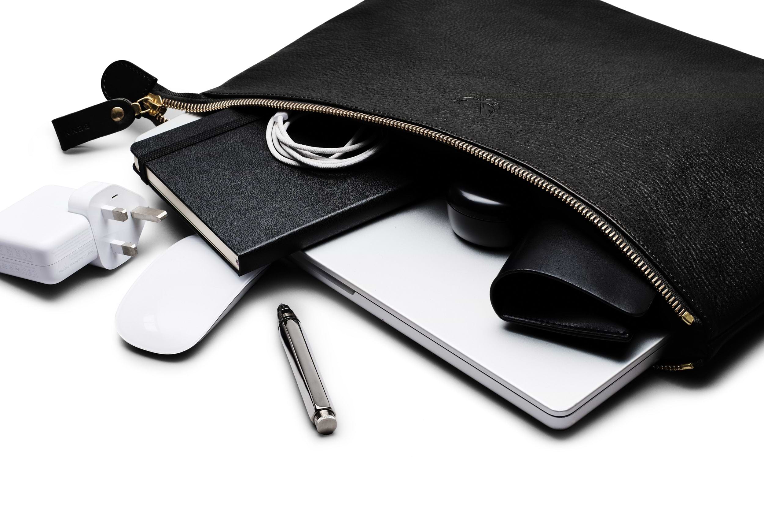 Flight Folio | Black Leather Laptop Sleeve & Travel Folio – Bennett Winch