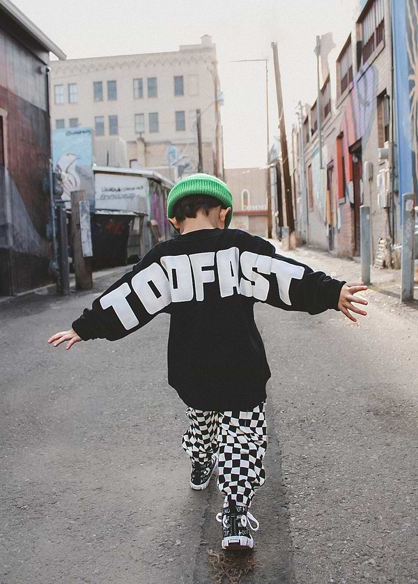 Too Fast Crewneck Black - Little Trouble