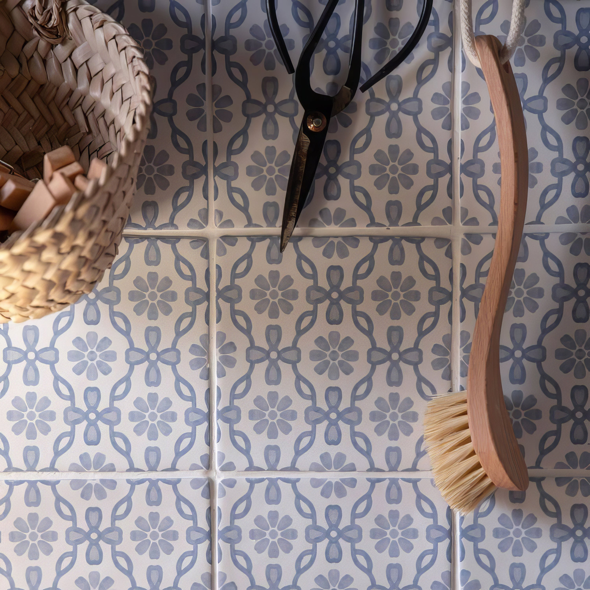 Jaipur Daisy Ceramic Decor Tiles - Satin Finish - 130x130mm – Hyperion ...