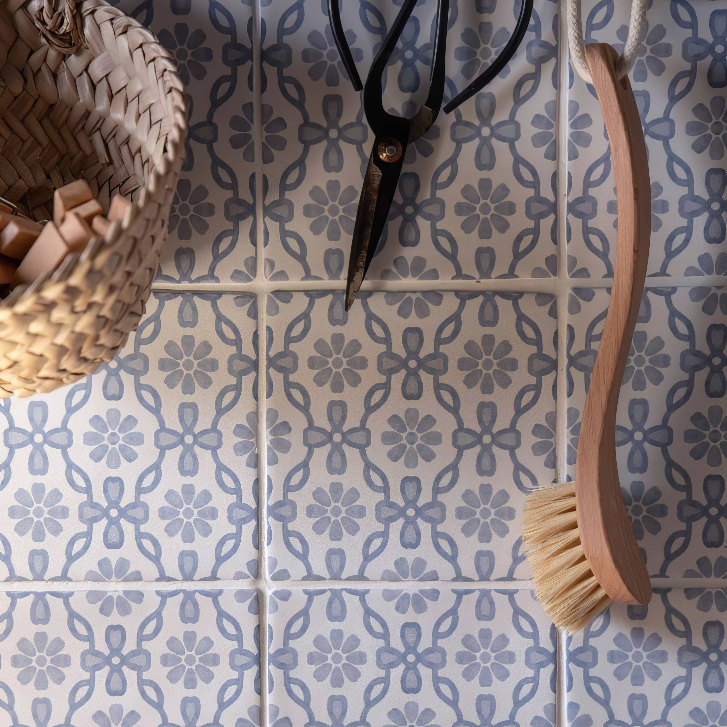 Jaipur Daisy Ceramic Decor Tiles - Satin Finish - 130x130mm – Hyperion ...