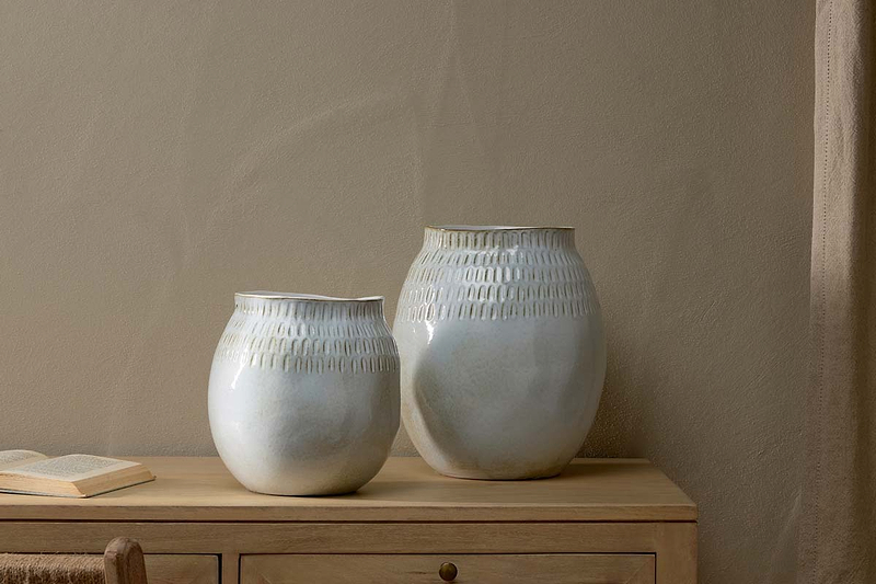 Anjuna Reactive Glaze Ceramic Vase - Off White – nkuku