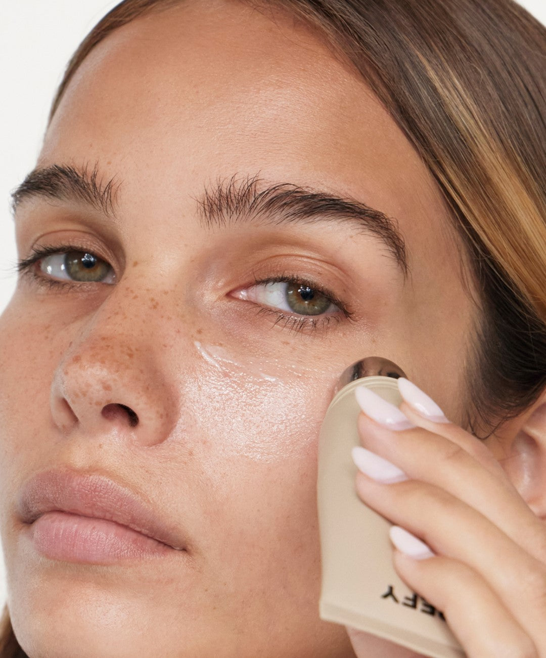 Blur and Hydrate Face Primer | Water-Based Face Primer