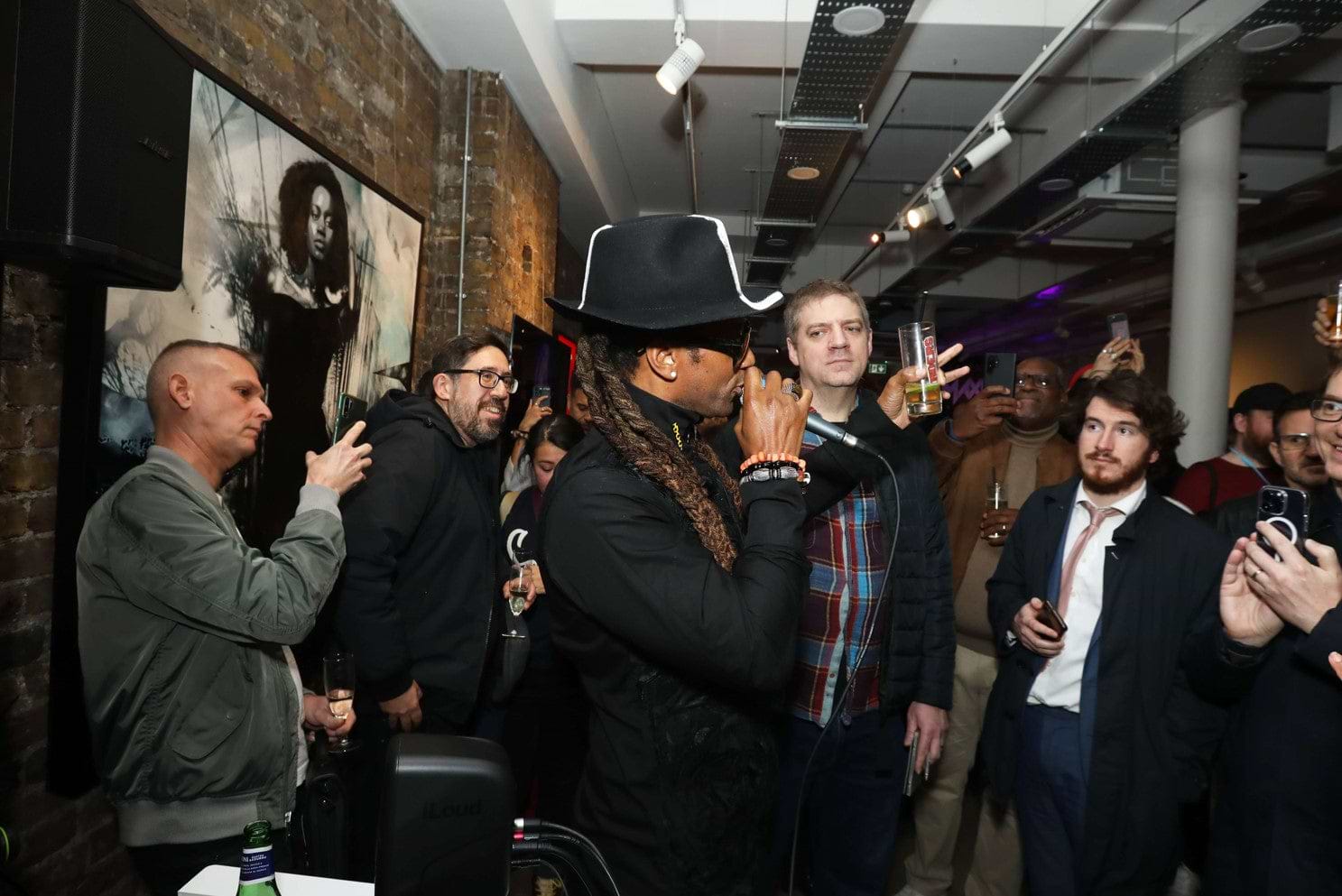 Maxim | Clarendon Fine Art